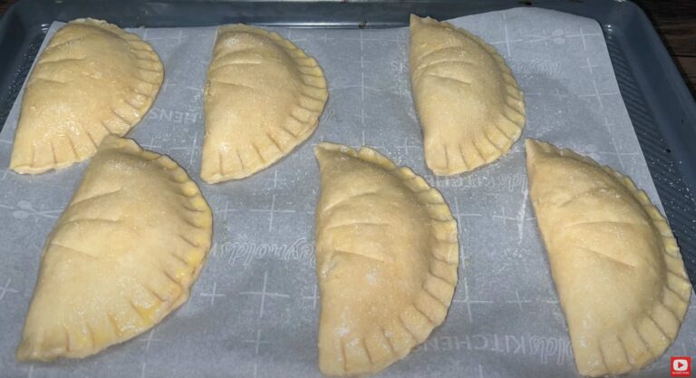 Easy Handmade Apple Pies Recipe - Diverse Dishes and Lifestyle